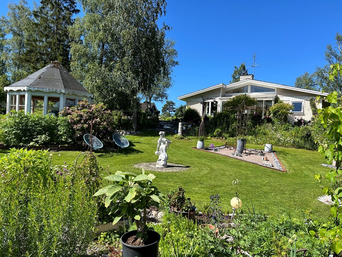 Gun-Britt och Anders trädgård - Riksförbundet Svensk Trädgård